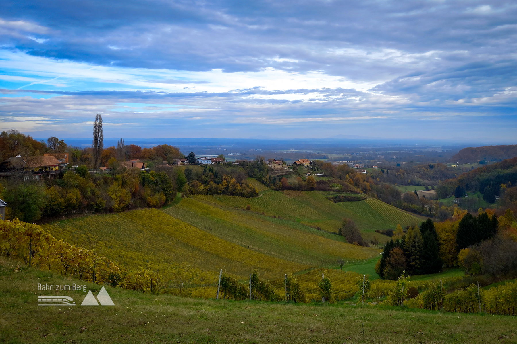 Durch die südsteirischen Weinberge zur Aussichtswarte am Platschberg ...